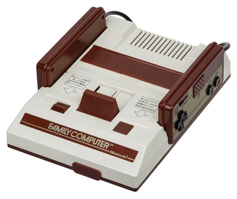 Remembering the Nintendo NES Game Console From the 1980s