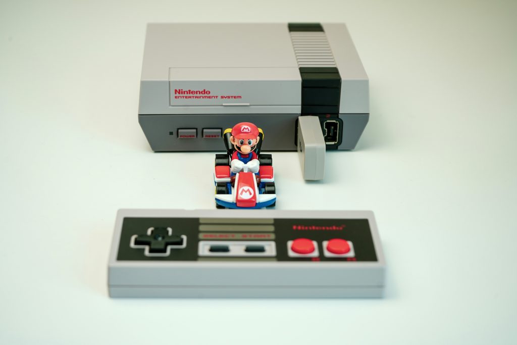 Remembering the Nintendo NES Game Console From the 1980s